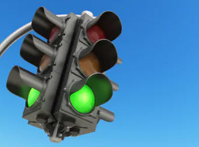 Understanding Flashing Lights At Intersections: What Do The Colors Mean?